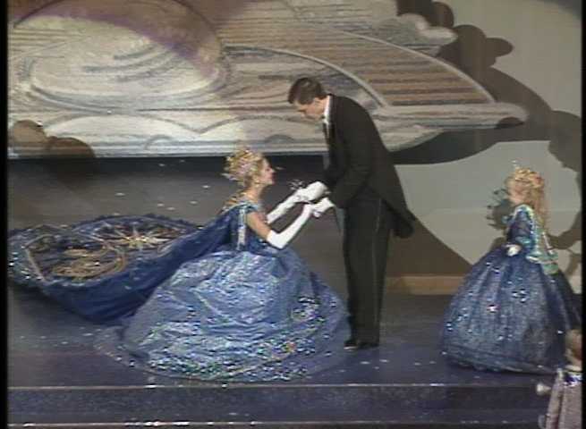 Texas Rose Festival (1999) - Tyler Rose Museum Collection